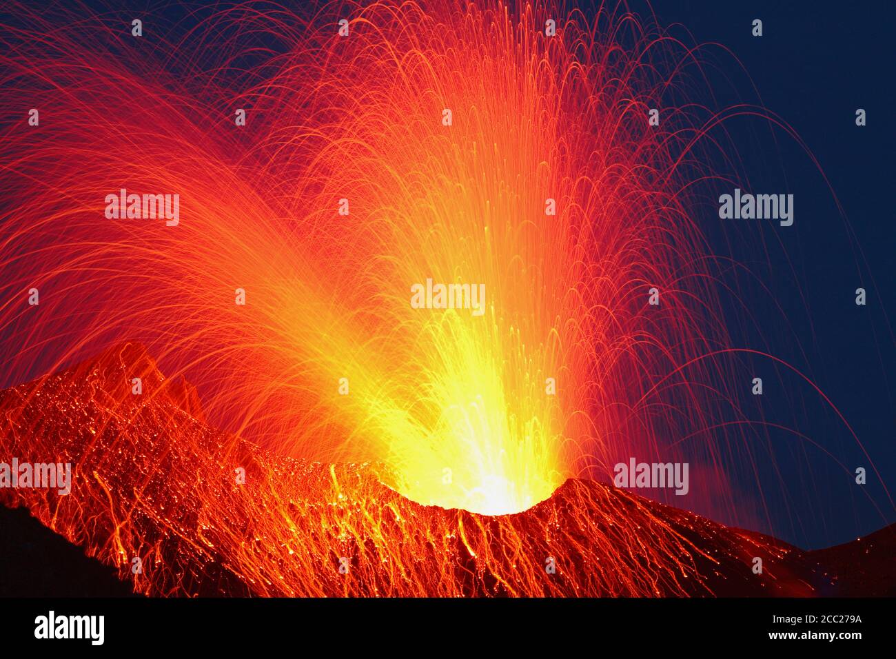 Italy, Stromboli volcano, eruptions Stock Photo - Alamy