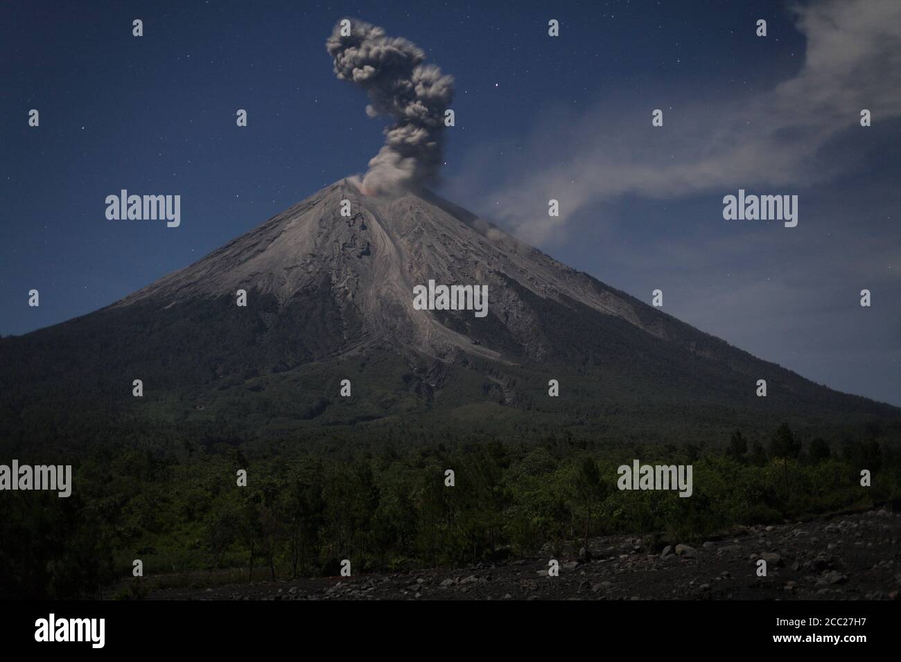 Indonesia, East Java, Semeru volcano, Ash eruption Stock Photo - Alamy