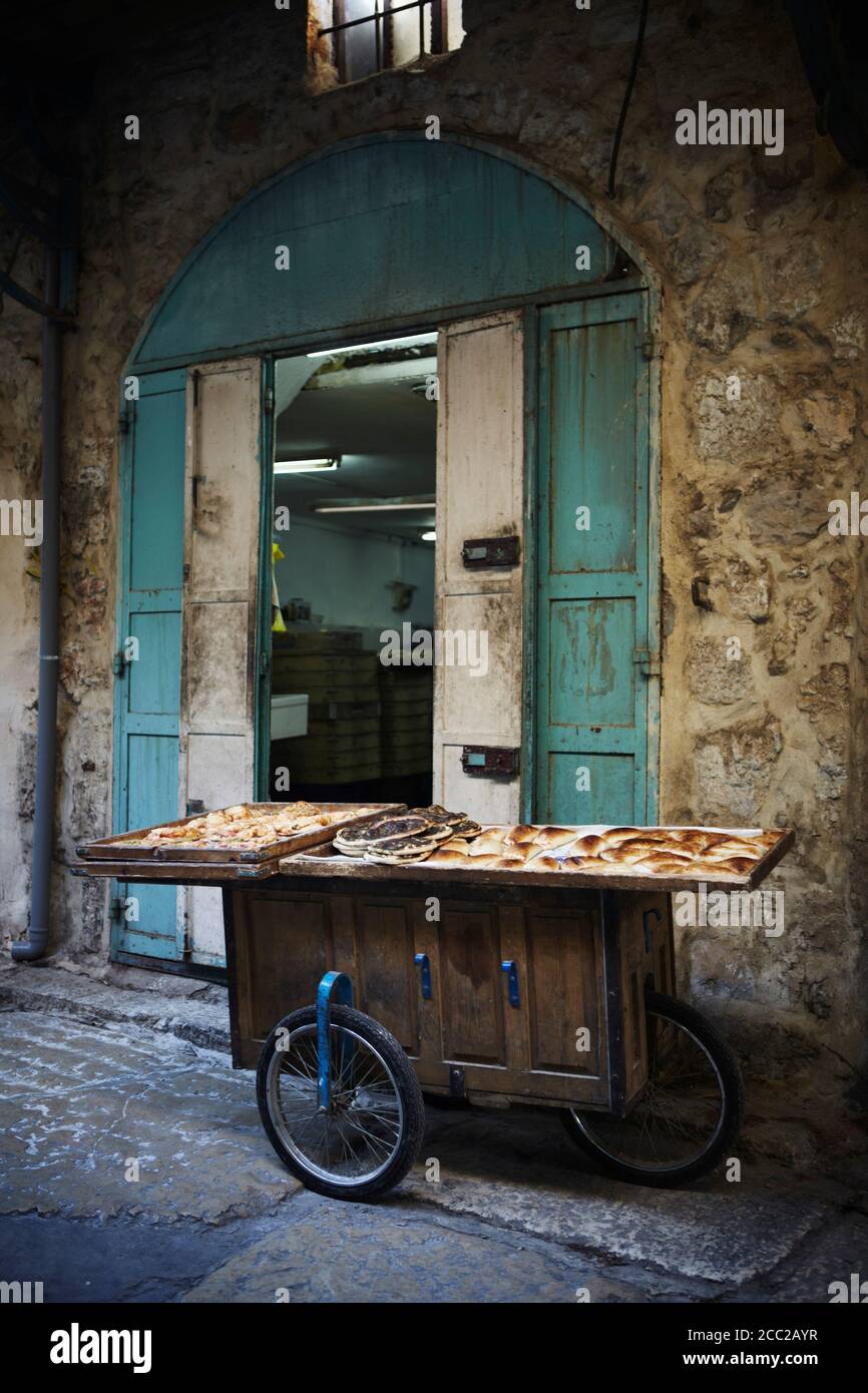 Israel food cart hi-res stock photography and images - Alamy