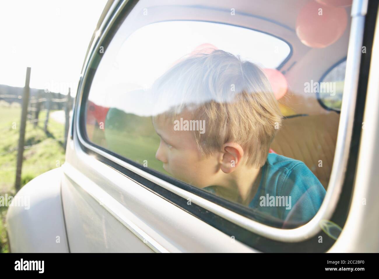 Head car window hi-res stock photography and images - Alamy