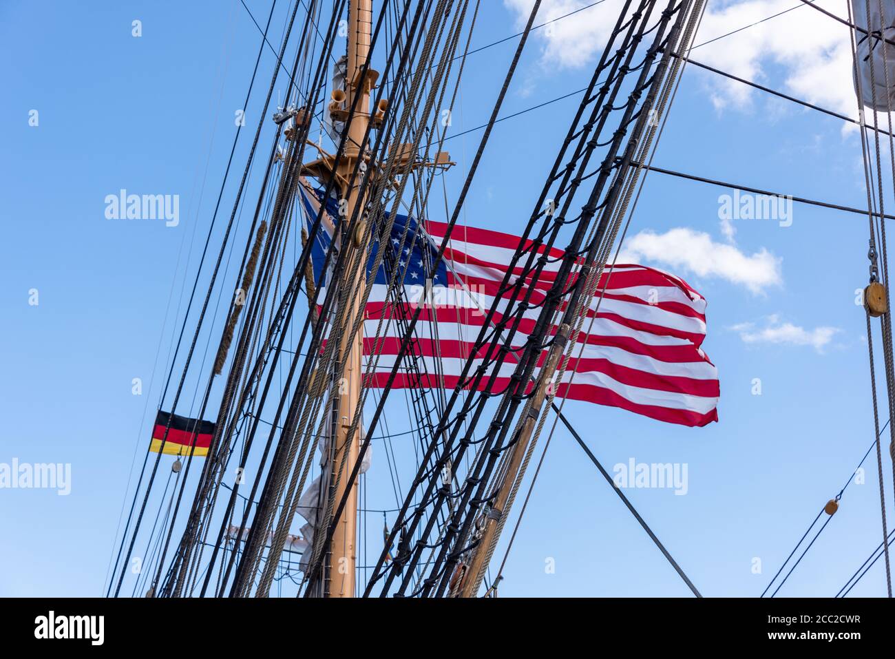 Mast und Takelage des Segelschulschiffes "Eagle" der amerikanischen ...