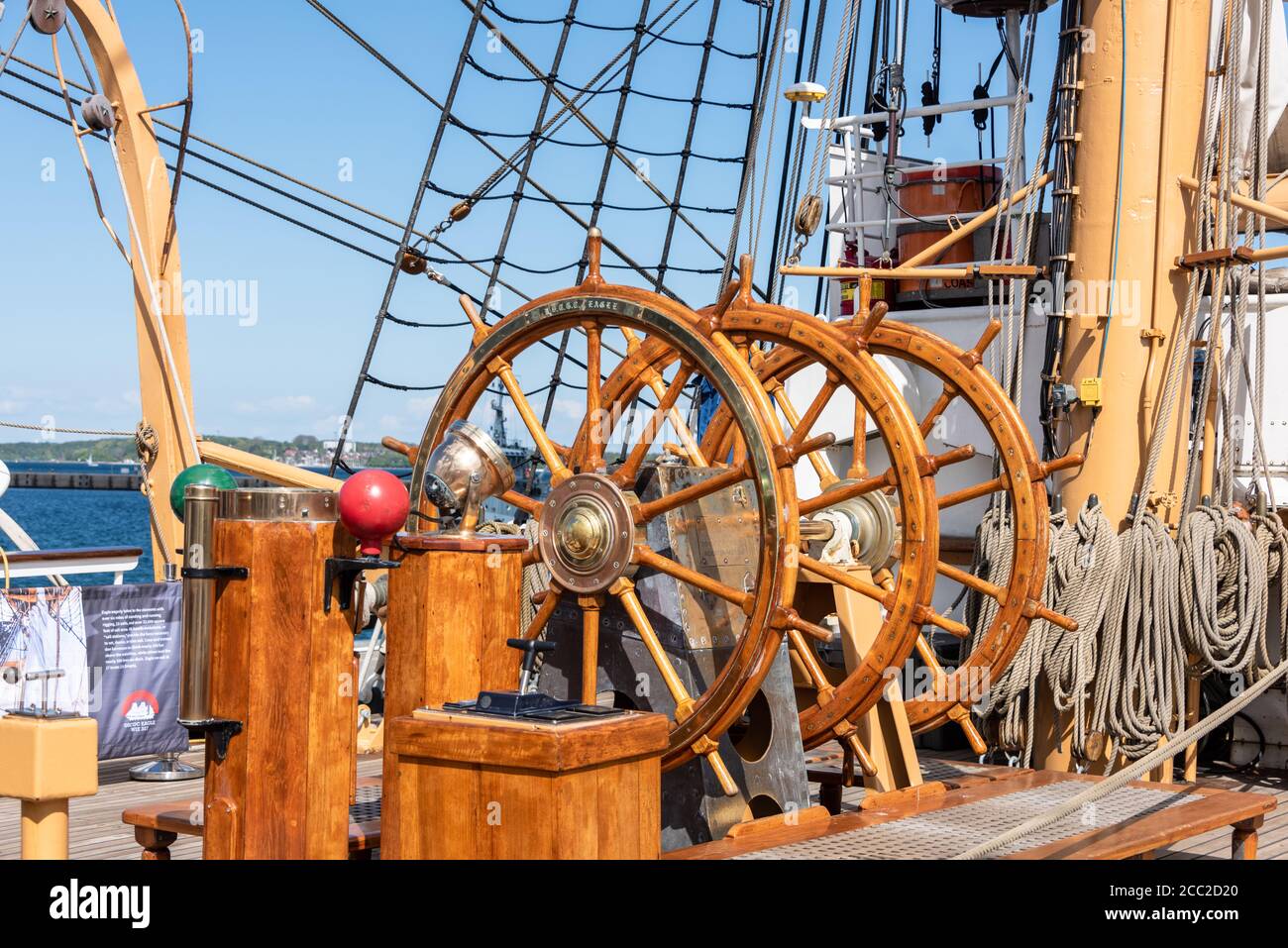 Steuerrad segeln hi-res stock photography and images - Alamy
