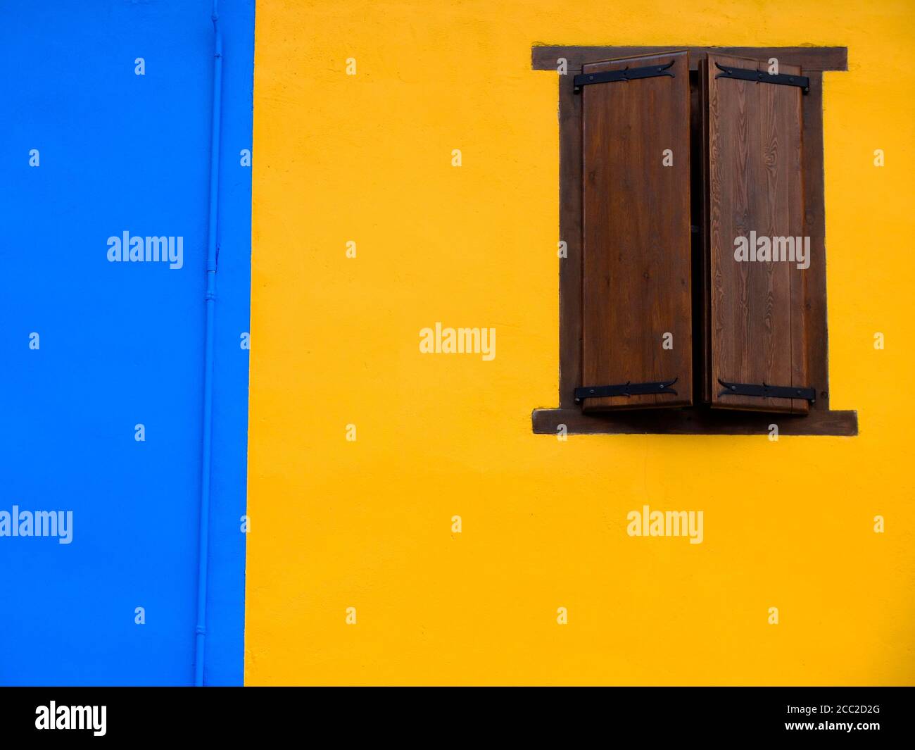 Windows with frames hi-res stock photography and images - Alamy