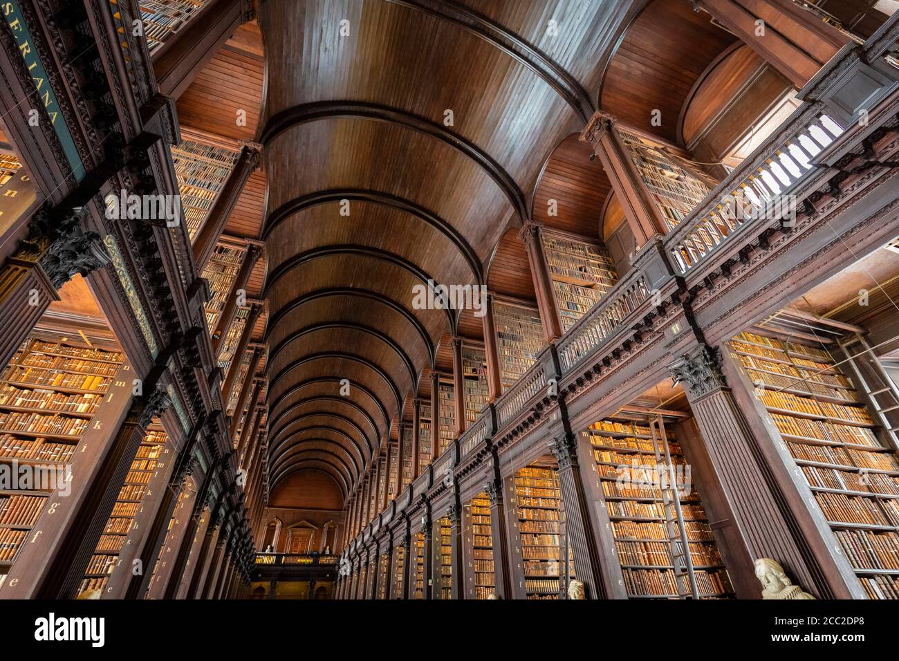 Trinity college library dublin hi-res stock photography and images - Alamy