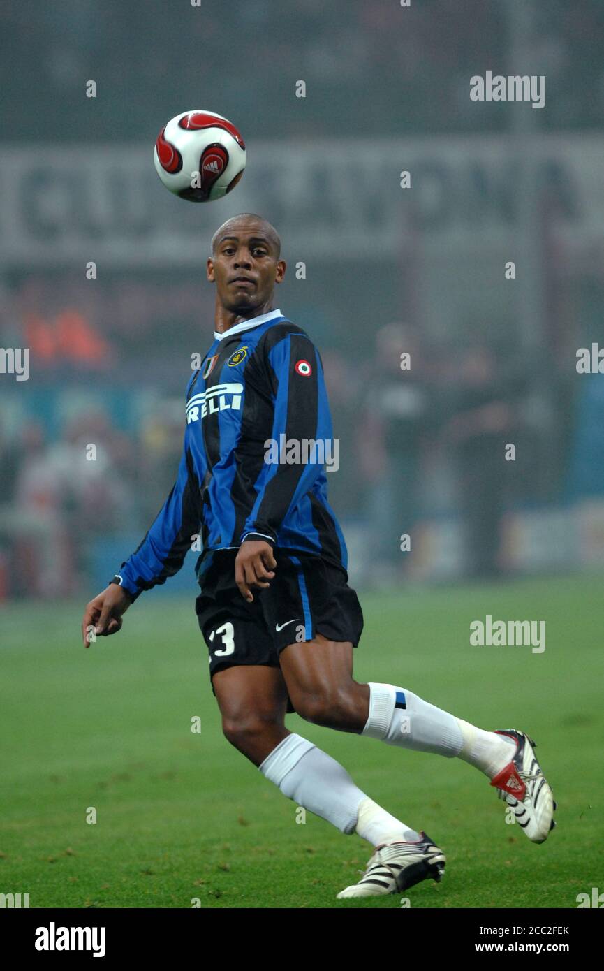 Inter milan ac milan october 2006 hi-res stock photography and images ...