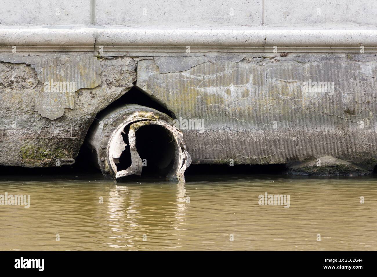 Sewage outfall hi-res stock photography and images - Alamy