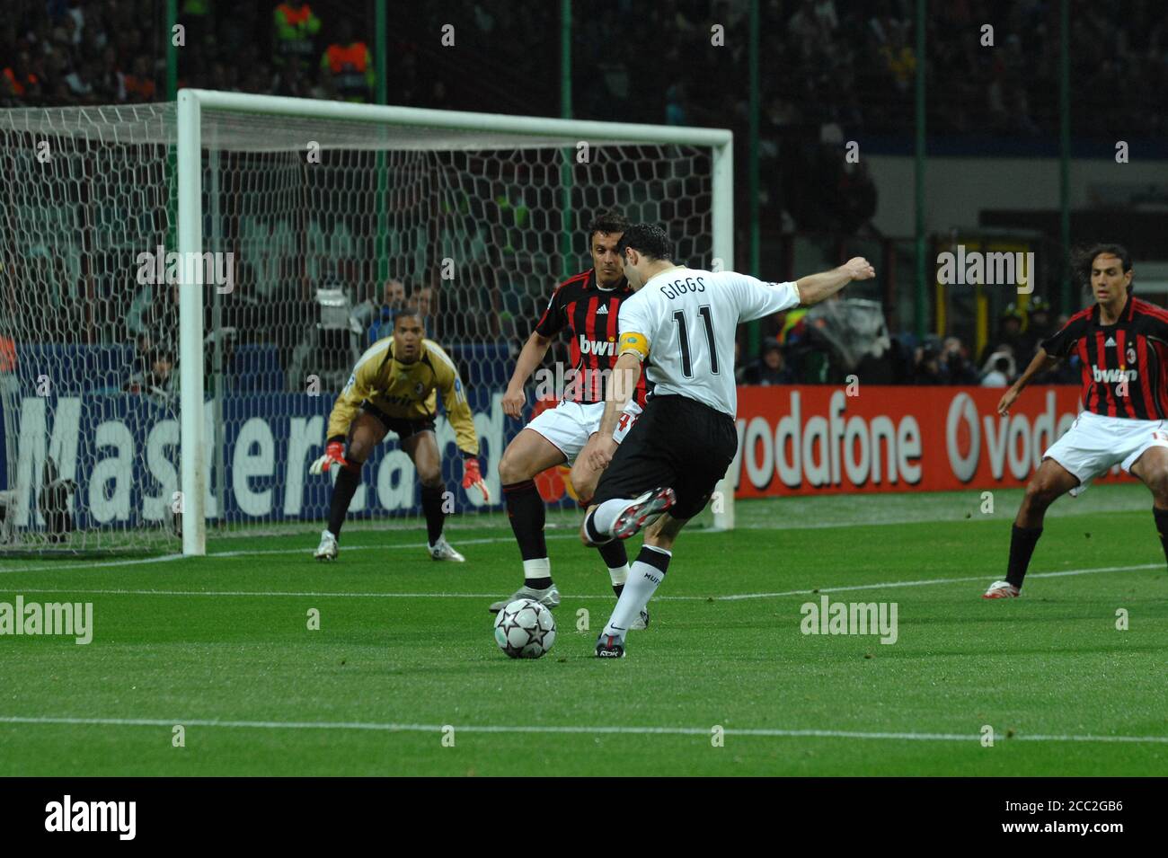 Giggs 2007 champions league hi-res stock photography and images - Alamy