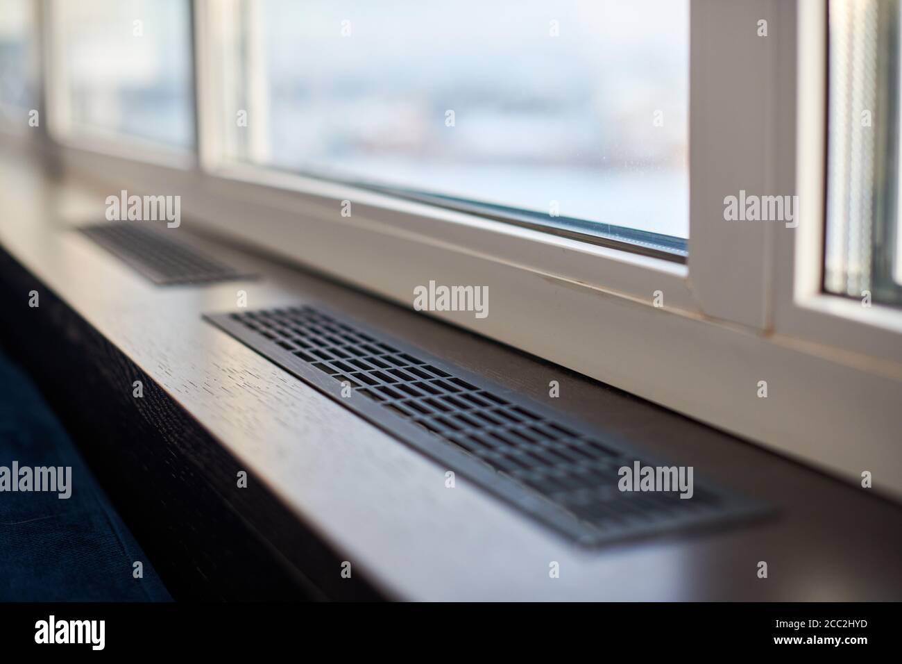 Ventilation hot air inside building hi-res stock photography and images ...