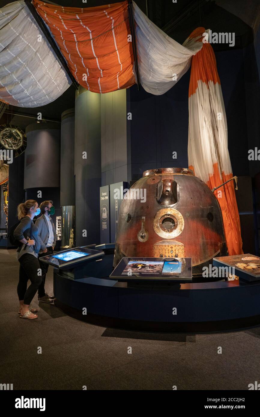 Soyuz descent module hi-res stock photography and images - Alamy
