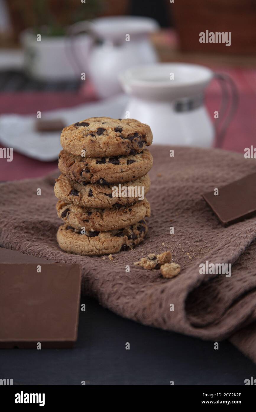 Cookie chocolate bar vertical hi-res stock photography and images - Alamy