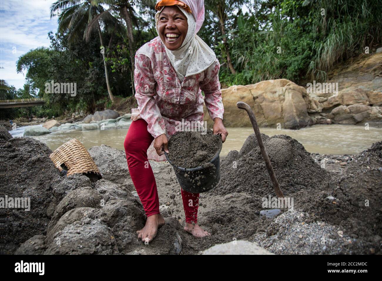 Sand mining illegal hi-res stock photography and images - Alamy
