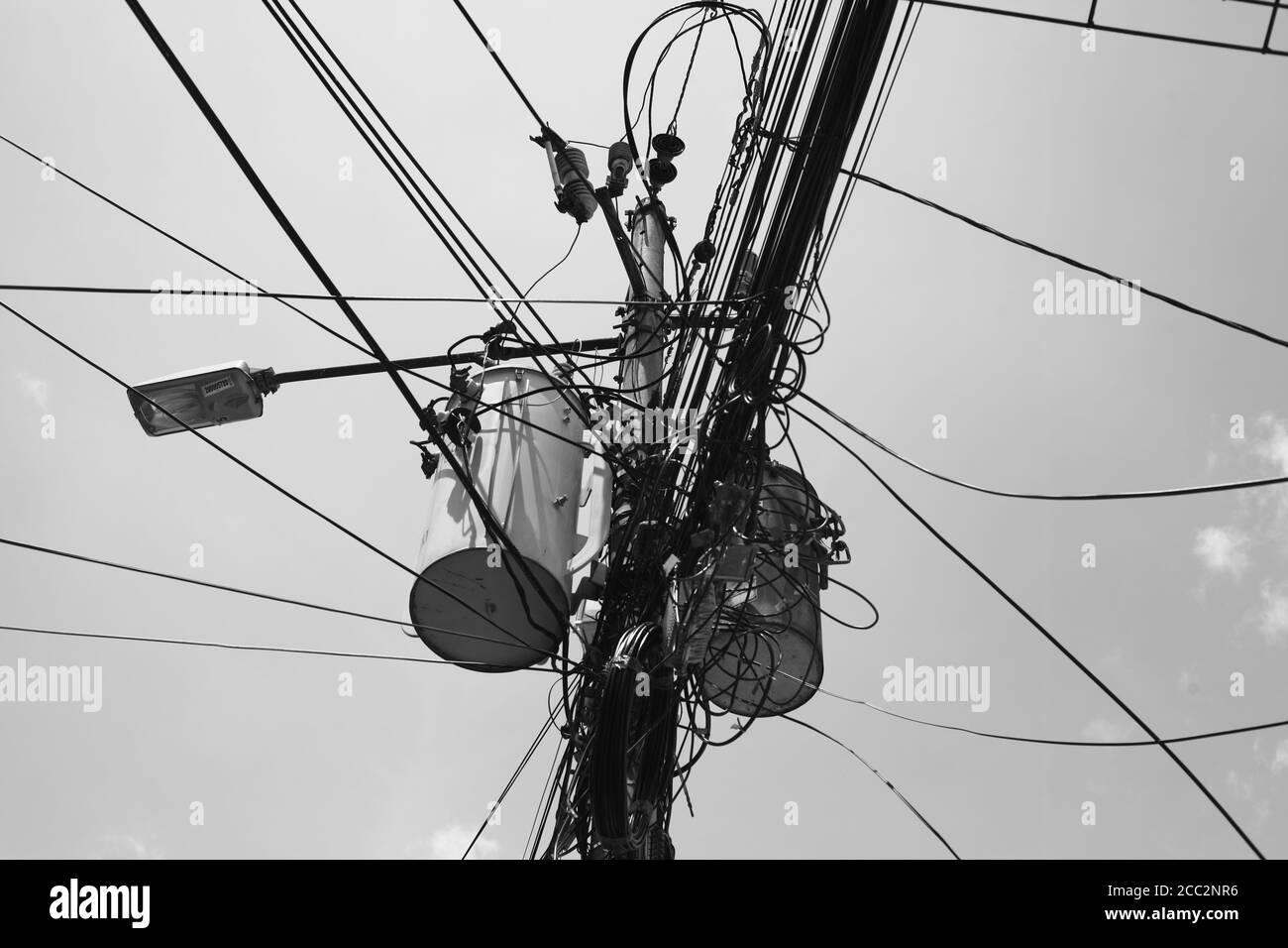 Mess of cables hi-res stock photography and images - Alamy