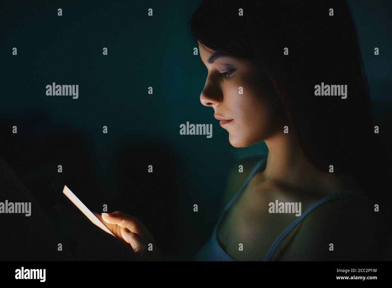 Phone night bed hi-res stock photography and images - Alamy