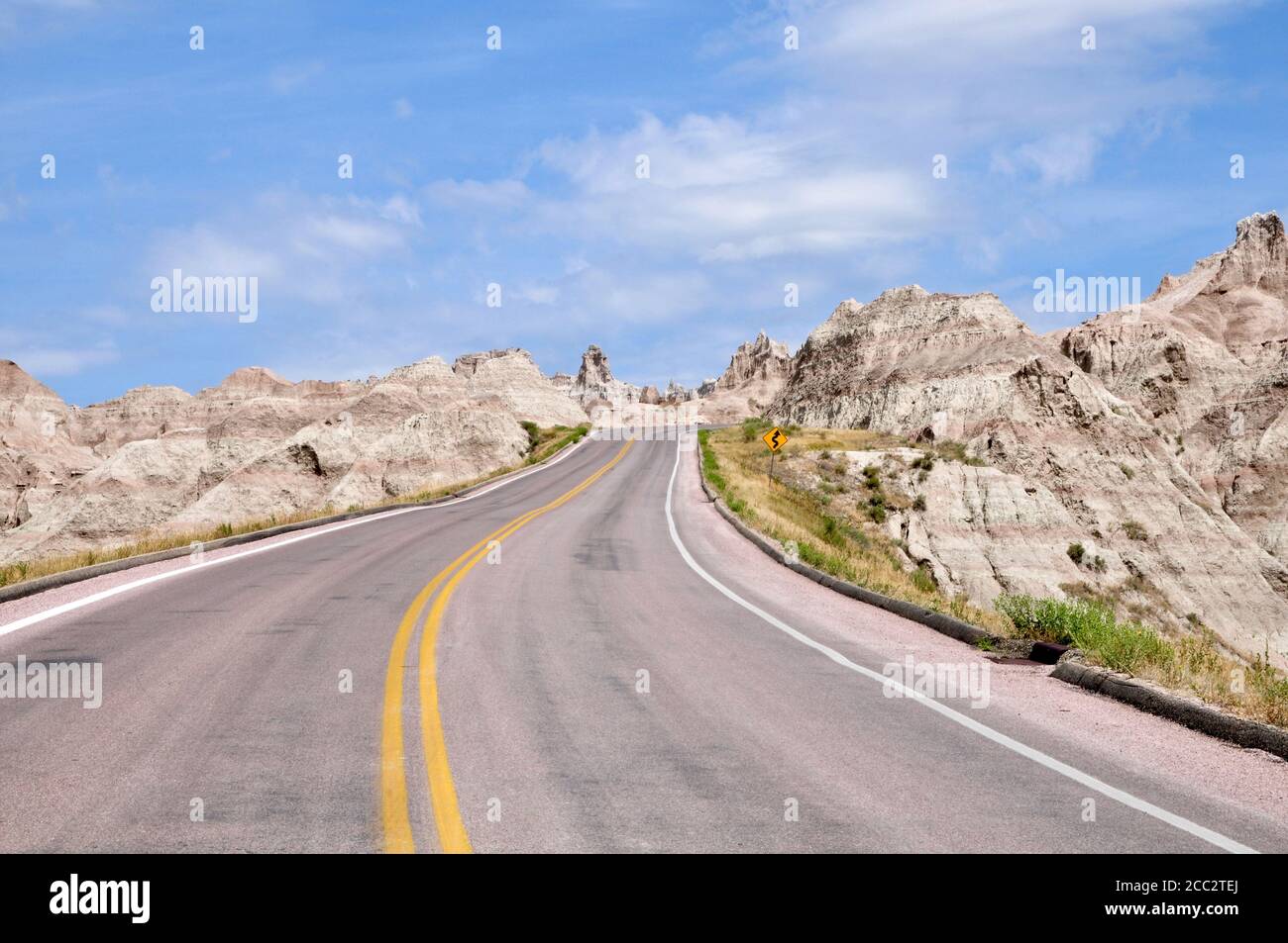 Roadway lines hi-res stock photography and images - Alamy
