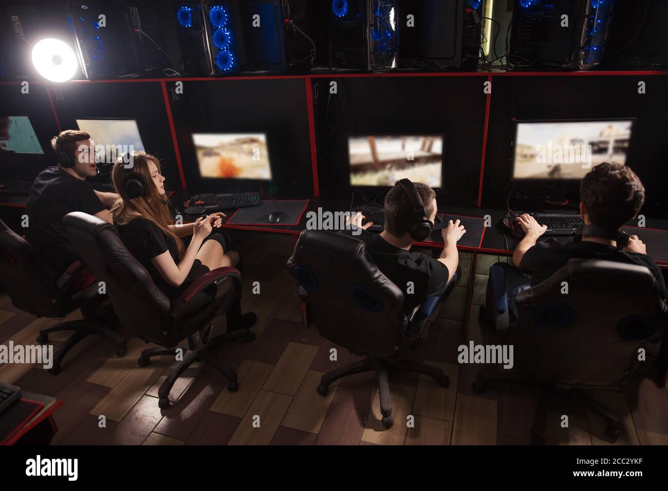 Esports video game tournament team hi-res stock photography and images ...