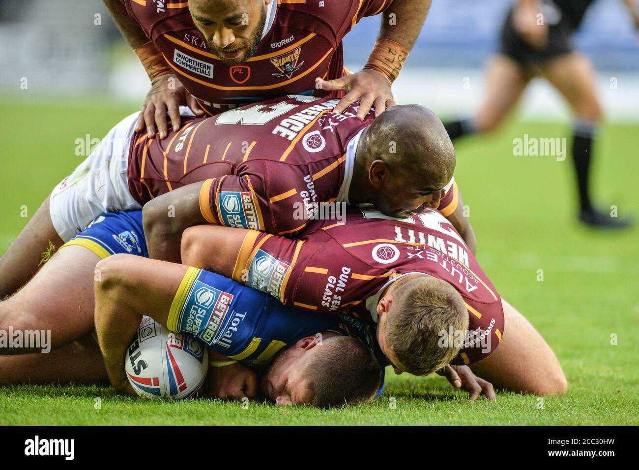 Sam Hewitt, Michael Lawrence and Suaia Matagi tackle Ben Currie of ...