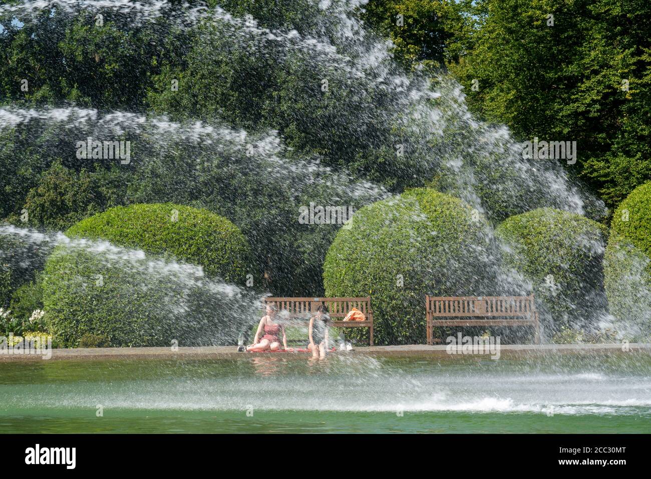 The Grugapark, main entrance, five-jet water fountain, Essen, NRW ...