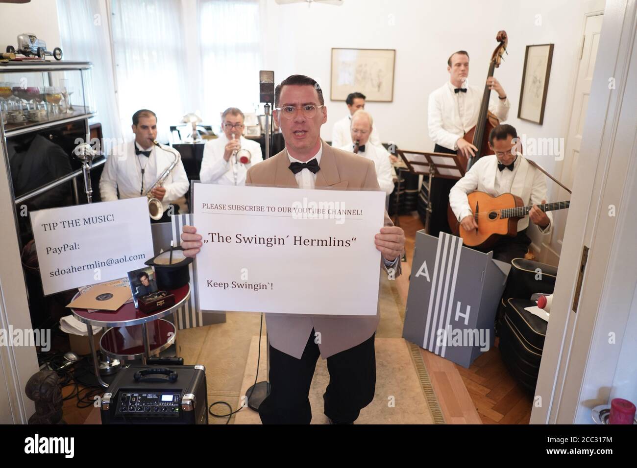 The swingin hermlins hi-res stock photography and images - Alamy