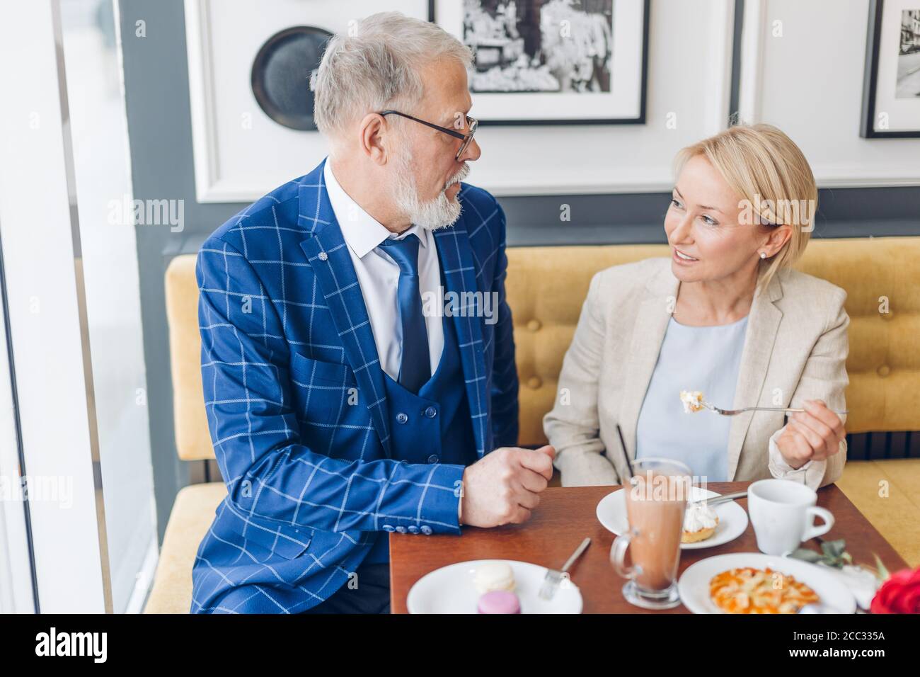 family discussing prospects. close up photo. relation concept Stock ...