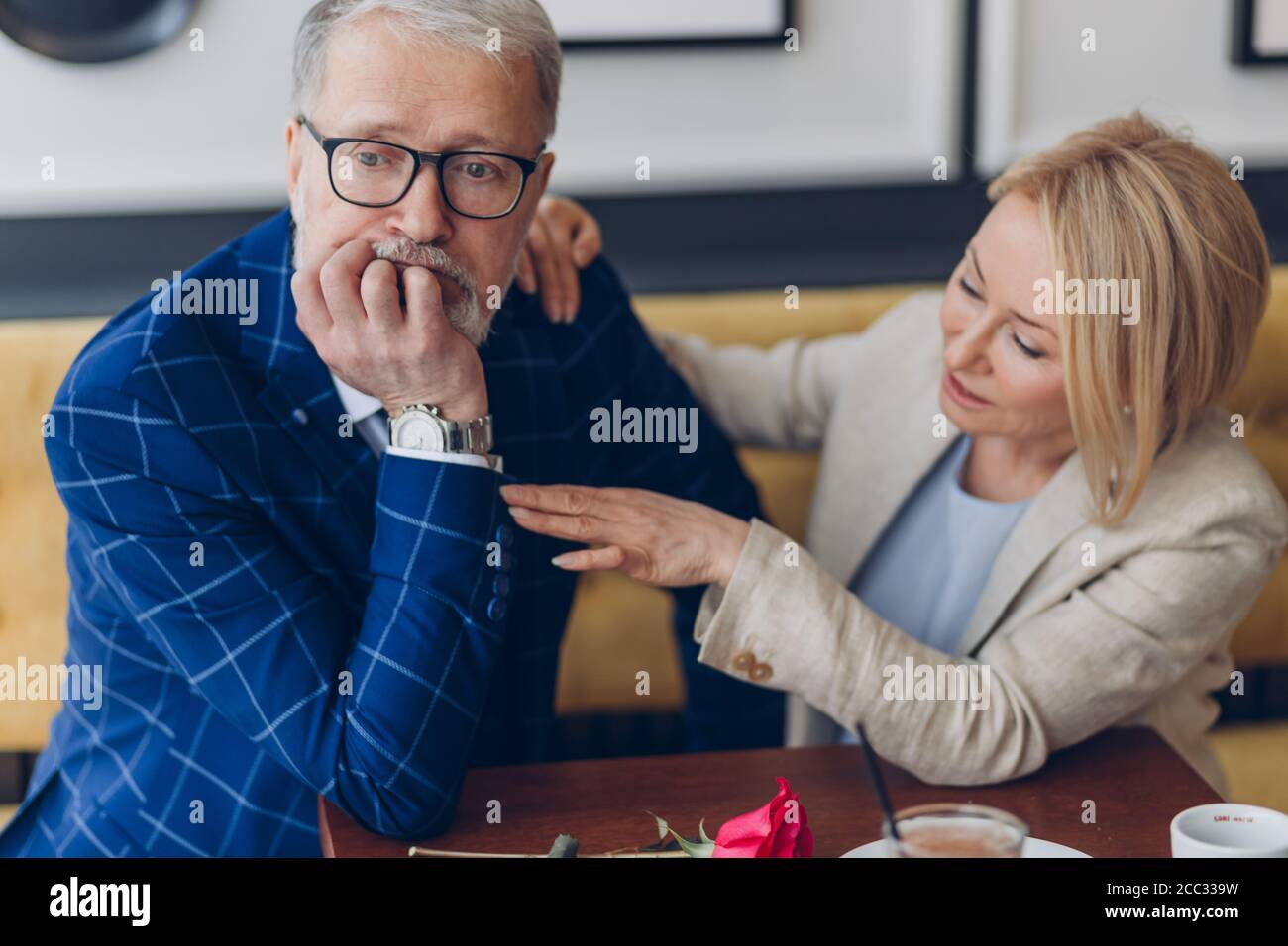 Couple refusing to talk hi-res stock photography and images - Alamy