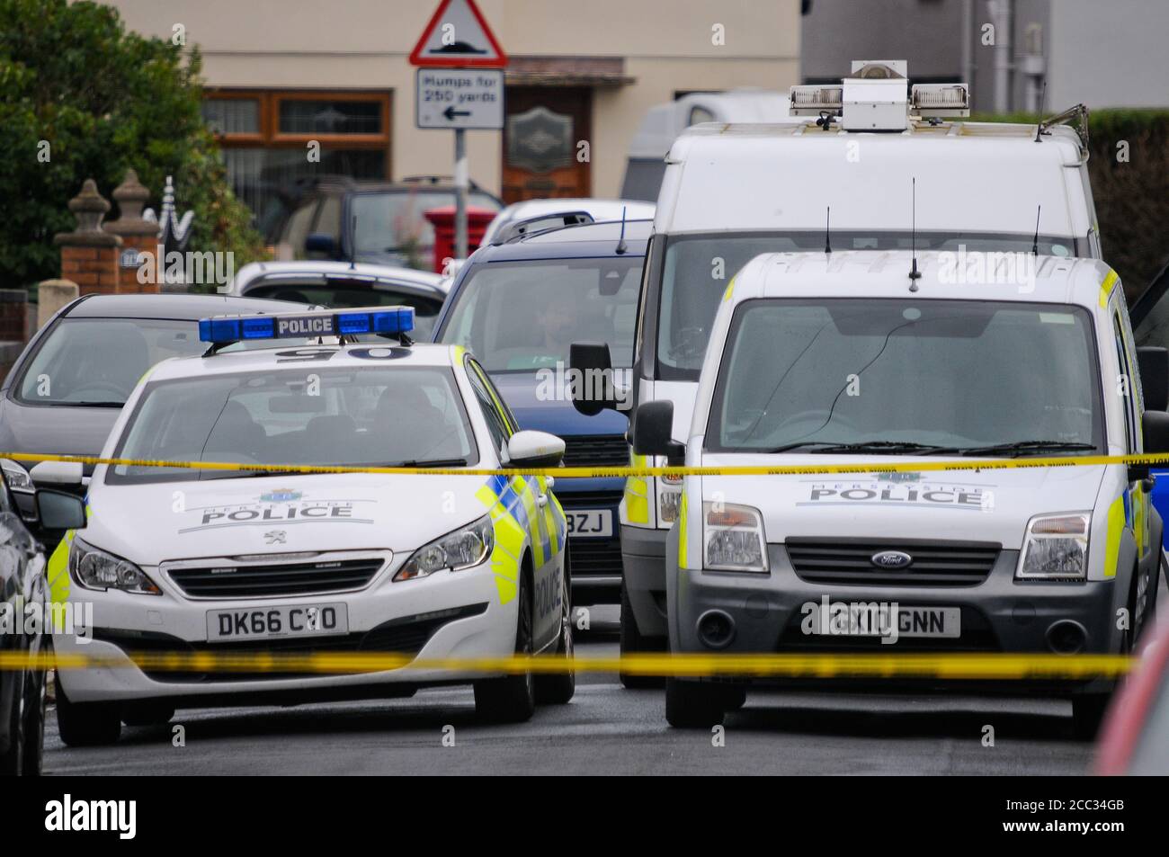 Merseyside Police at a suspected crime scene Stock Photo - Alamy