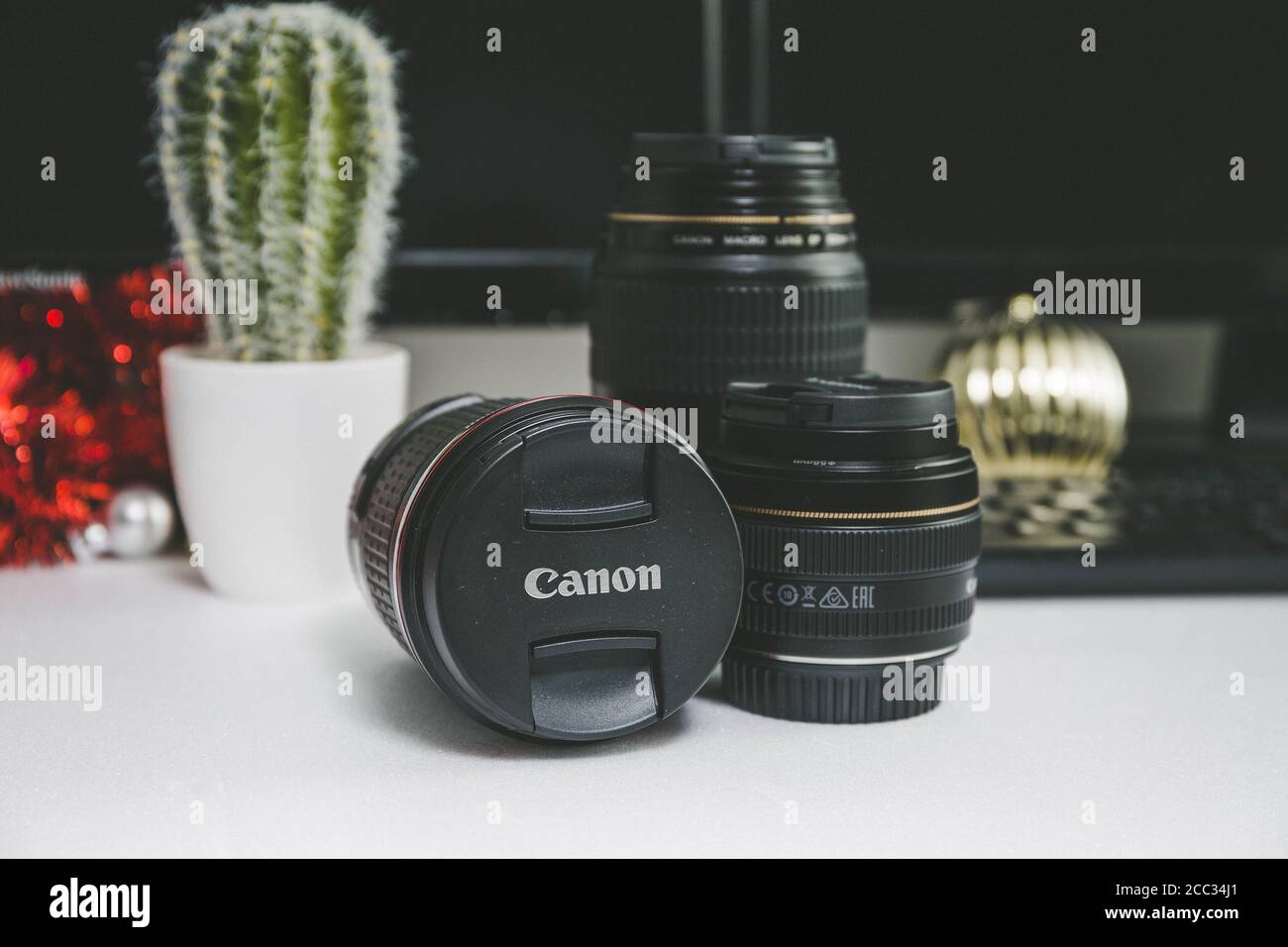 Camera lens gift Stock Photo - Alamy