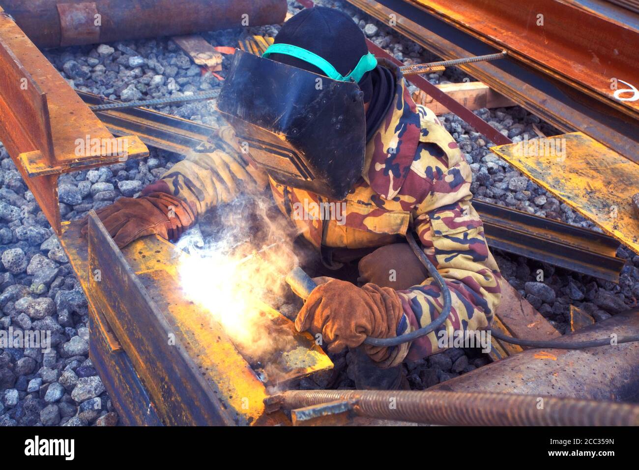 Erecting technical hi-res stock photography and images - Alamy