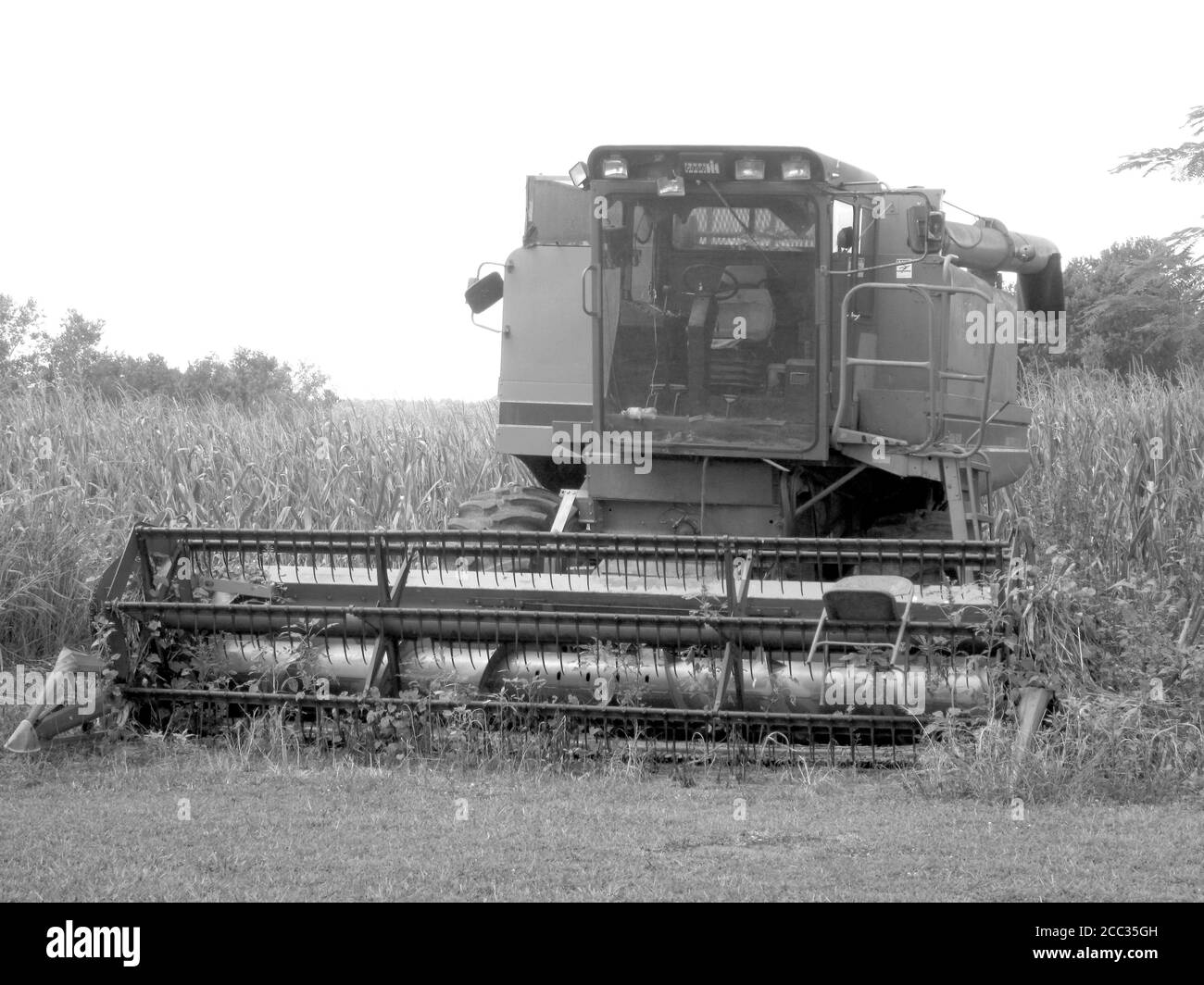 Abandoned Combine on a Farm in Tennessee Stock Photo - Alamy