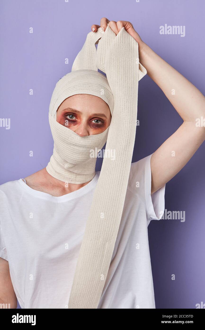 Chest bandage hi-res stock photography and images - Alamy