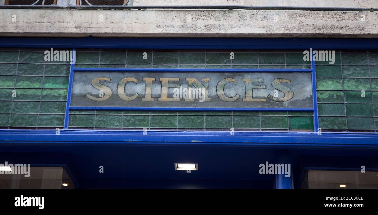 Text logo on building top hi-res stock photography and images - Alamy