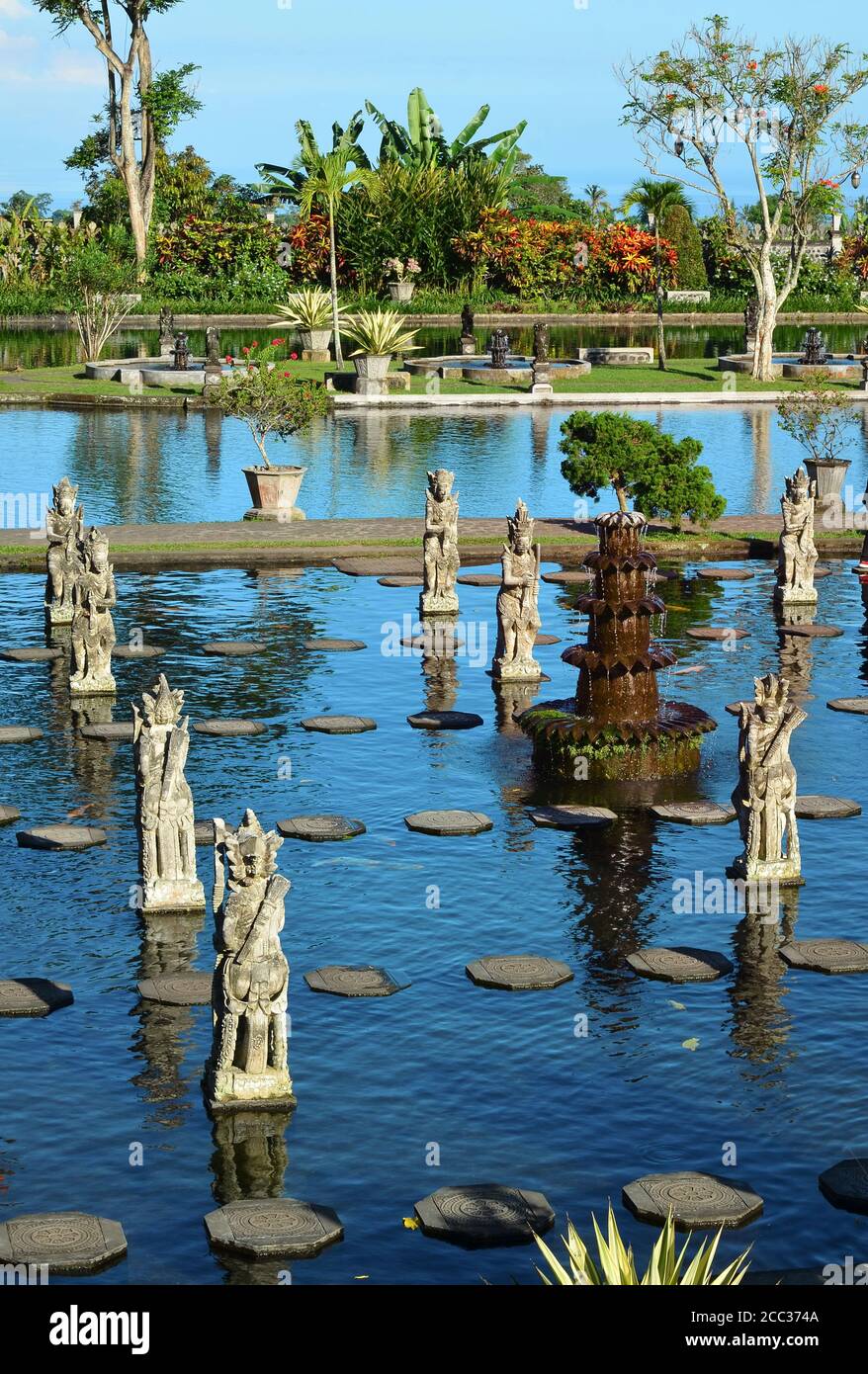 Tirtagangga water palace fountains hi-res stock photography and images ...