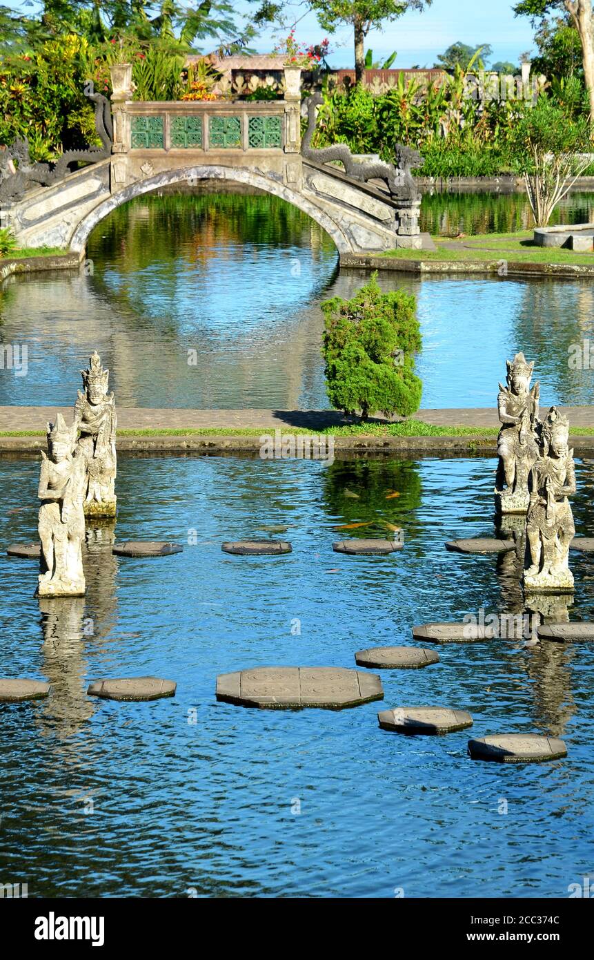 Tirtagangga water palace fountains hi-res stock photography and images ...