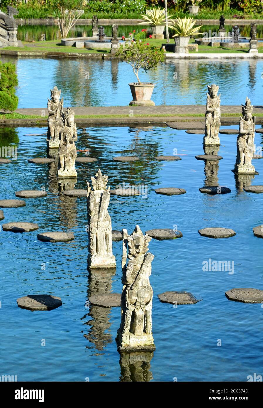 Tirtagangga water palace fountains hi-res stock photography and images ...
