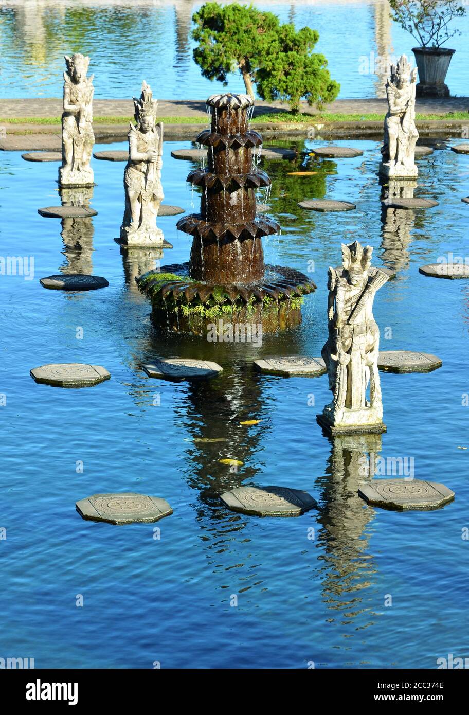 Tirtagangga water palace fountains hi-res stock photography and images ...