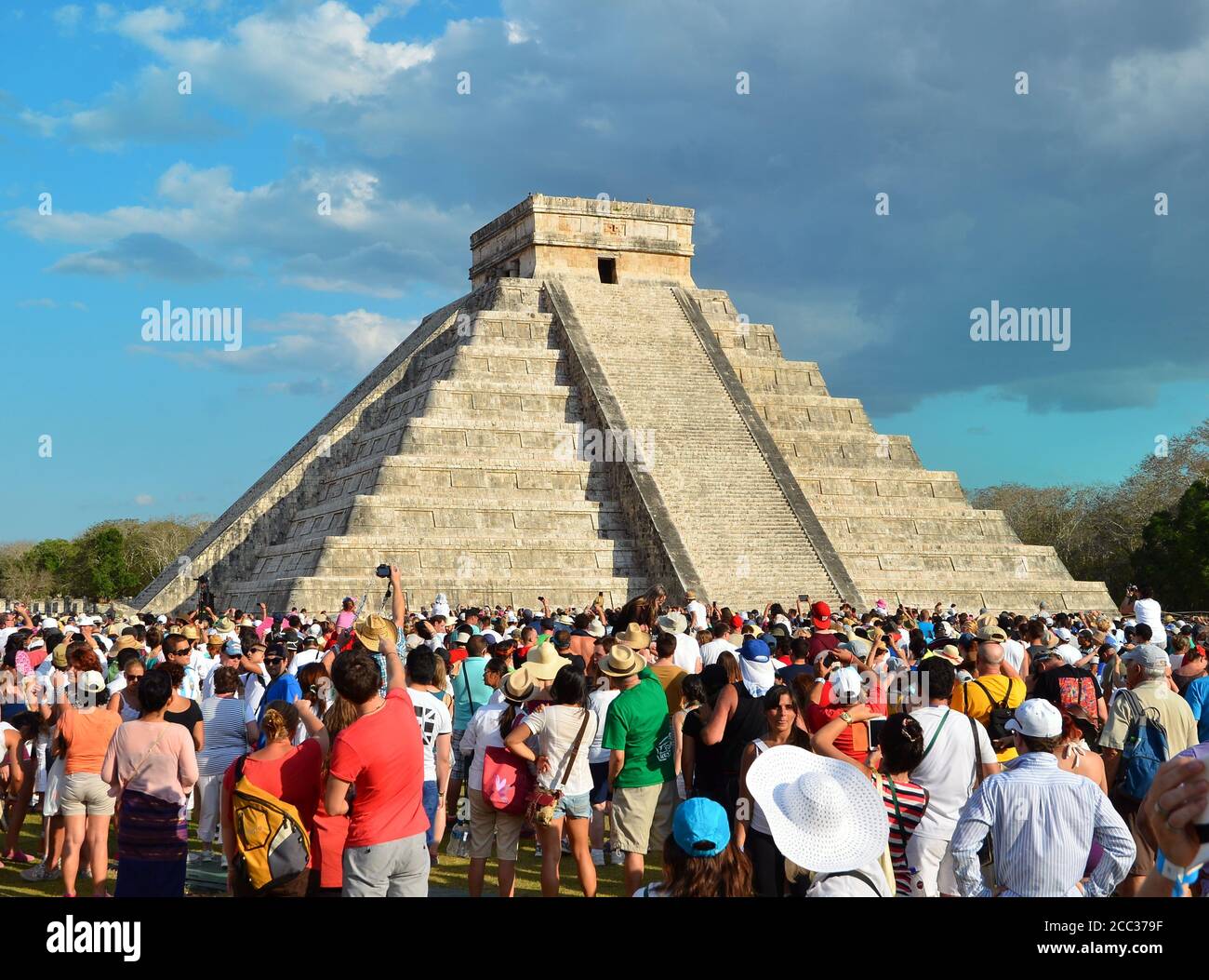 Chichen Itza Equinox High Resolution Stock Photography and Images - Alamy