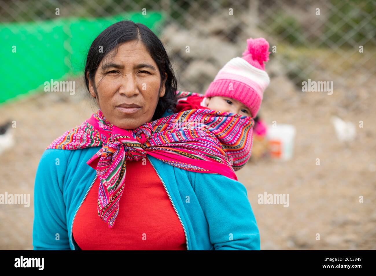 Sad latina mother and child hi-res stock photography and images - Alamy