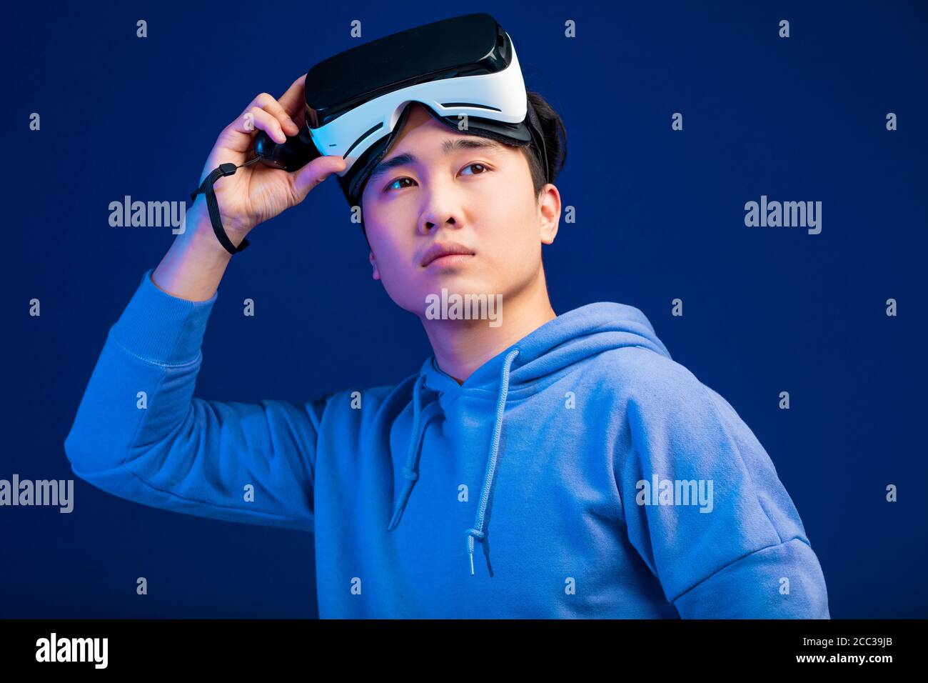 3d technology, virtual reality, gaming, entertainment and people ...