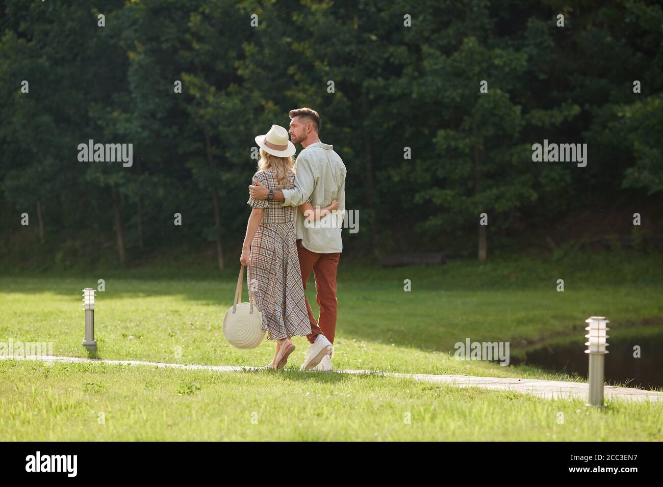 Cottage core view hi-res stock photography and images - Alamy