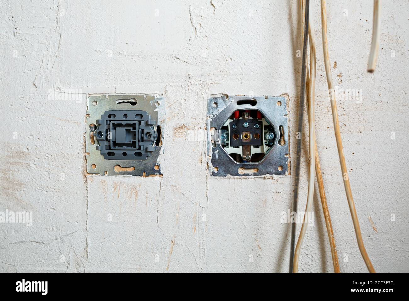 Sockets when mounted without a cover. During repair. open the wires ...