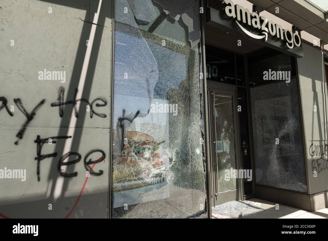 Seattle, USA Jul 19, 2020: Mid-day a damaged Amazon Go store after ...