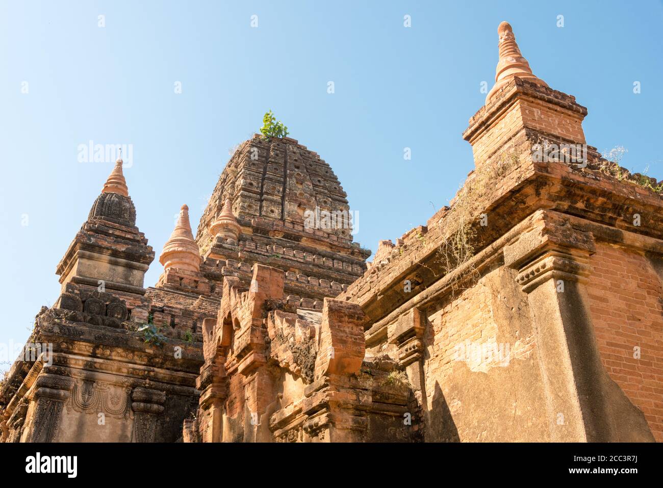 Bagan archaeological area and monuments hi-res stock photography and ...