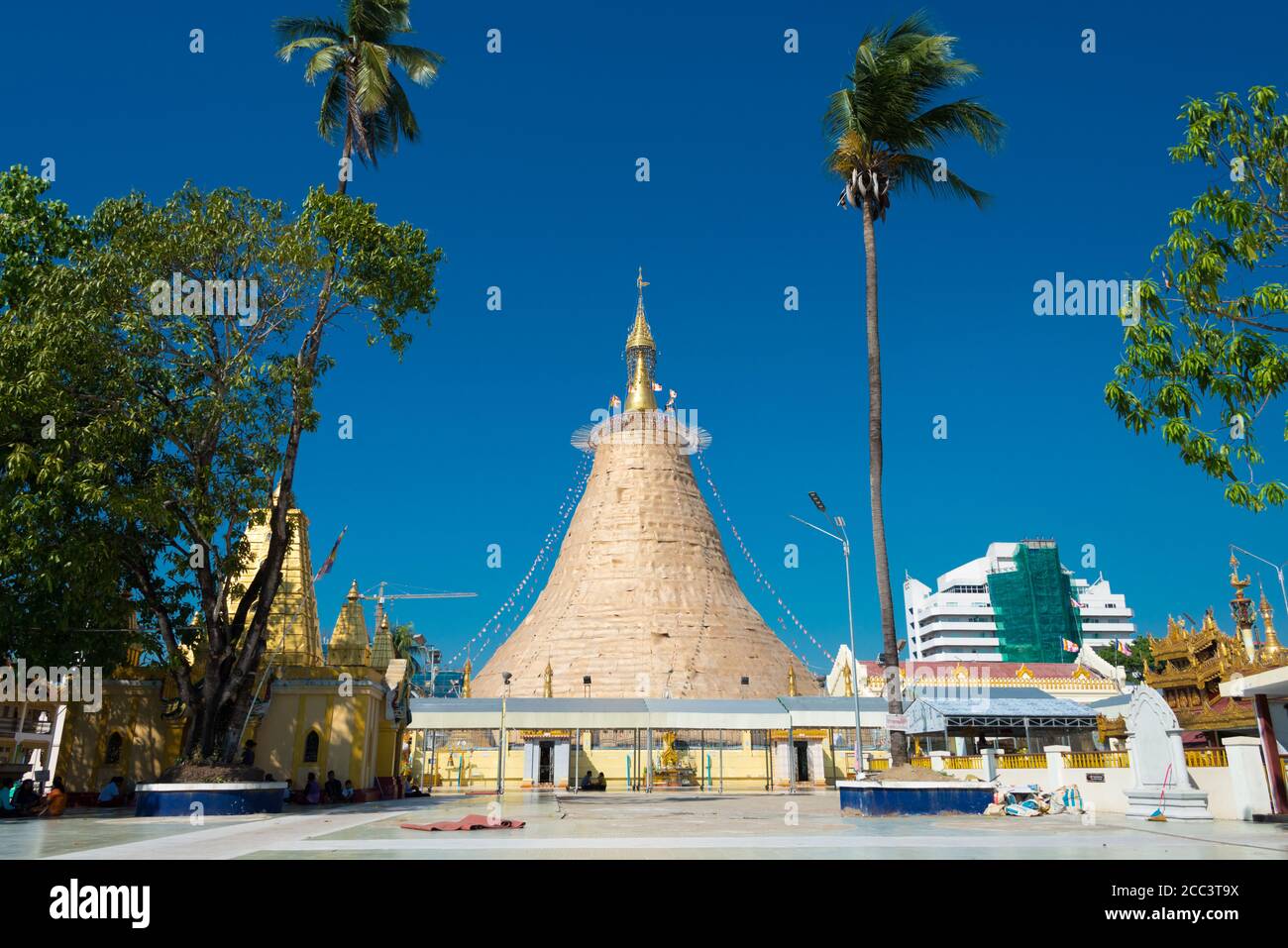 Botataung Temple High Resolution Stock Photography and Images - Alamy