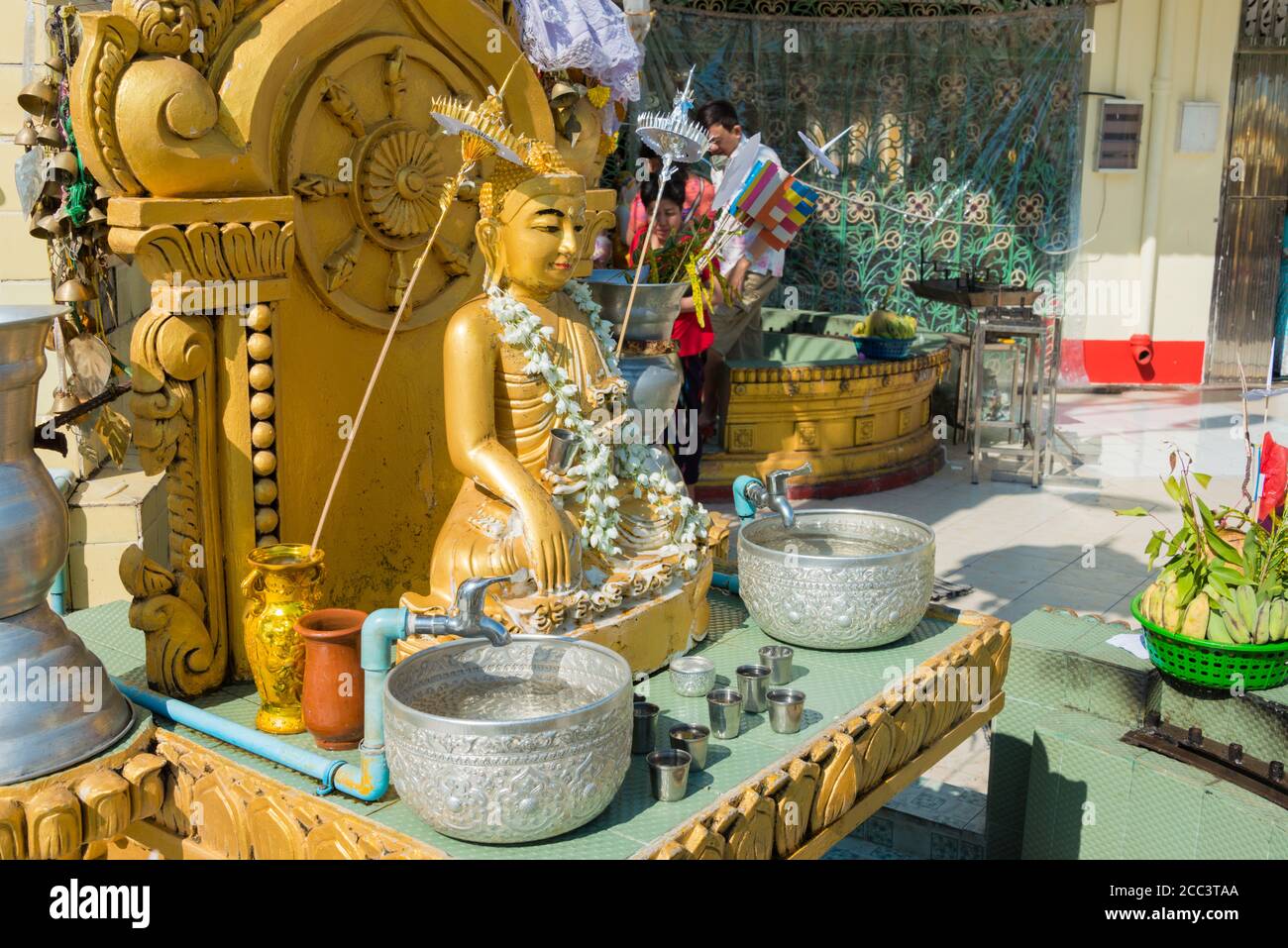 Botataung golden temple stupa hi-res stock photography and images - Alamy