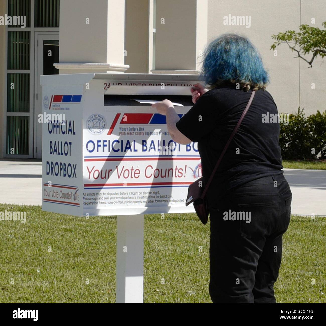 Ballot return envelope hi-res stock photography and images - Alamy