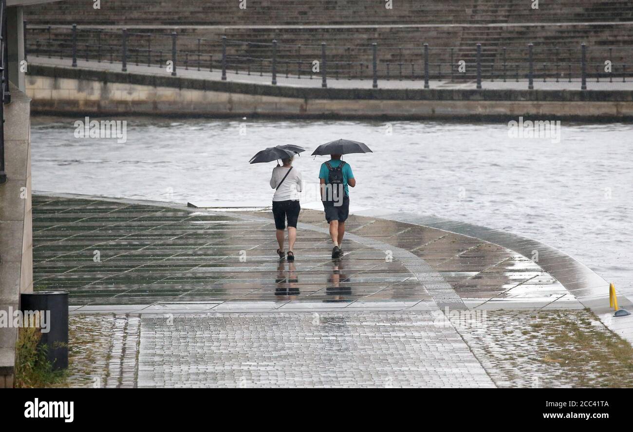 22 degrees hi-res stock photography and images - Alamy