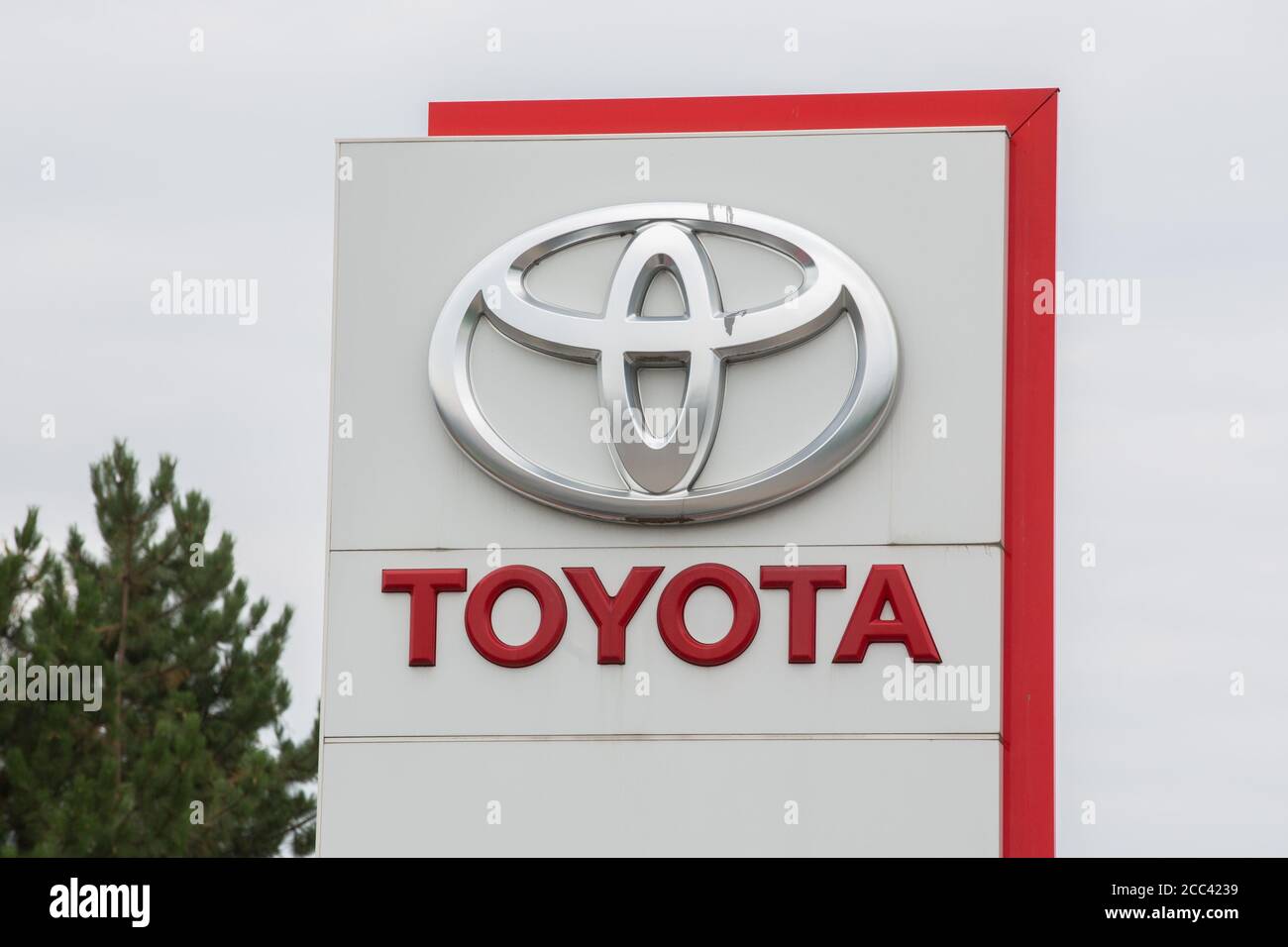 Bamberg, Germany August 18, 2020: Symbolbilder - 2020 Toyota, shield ...