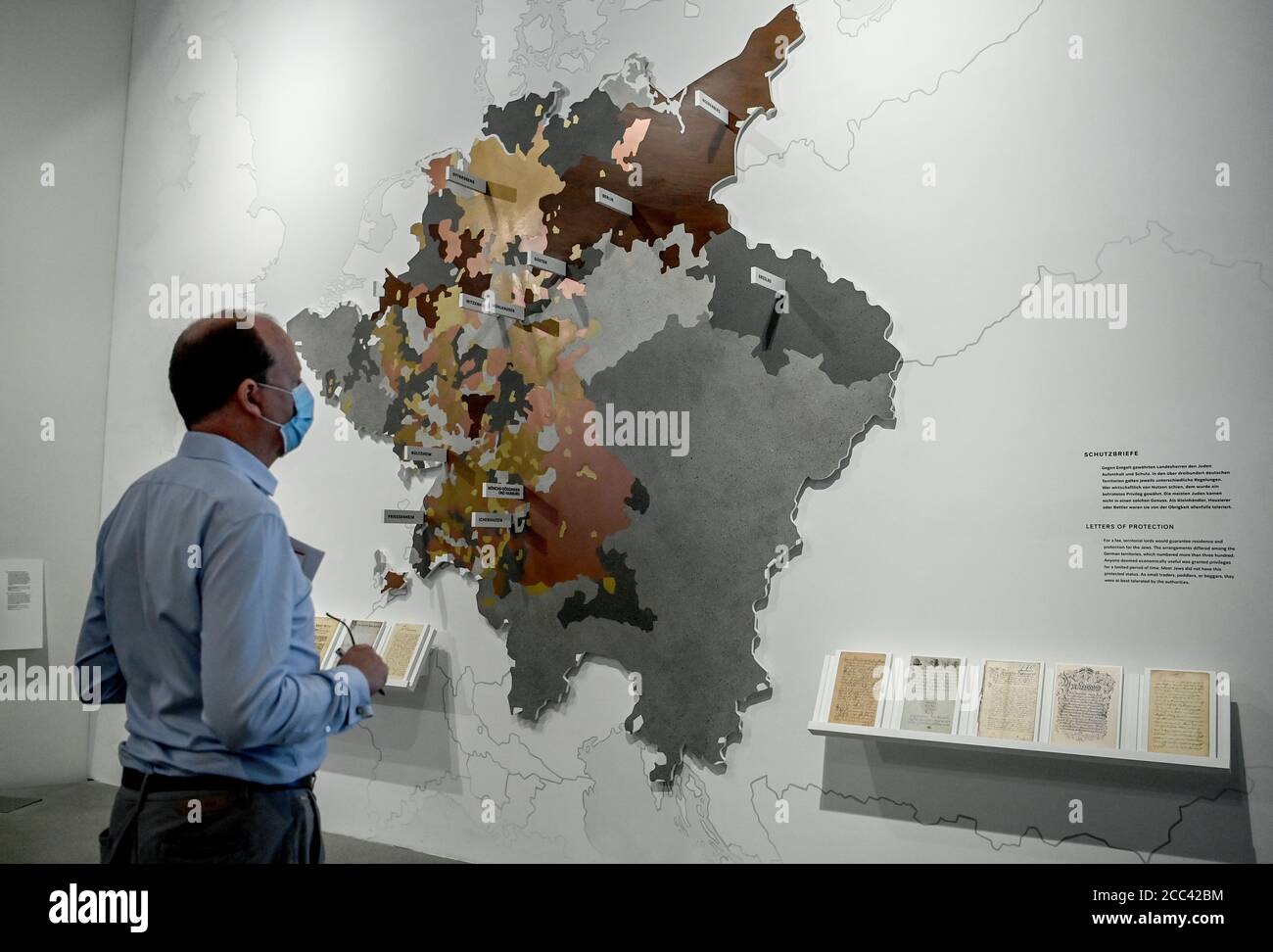 Modern epoch hi-res stock photography and images - Alamy