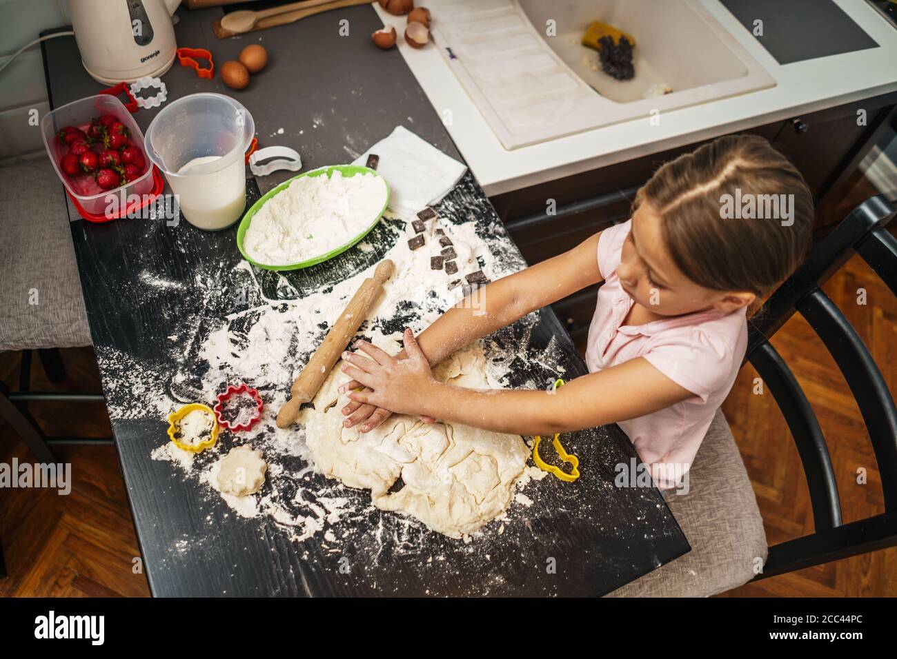 Plating cookies hi-res stock photography and images - Alamy