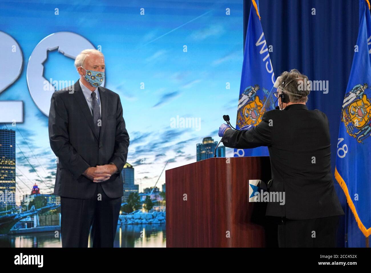 Milwaukee mayor tom barrett hi-res stock photography and images - Alamy