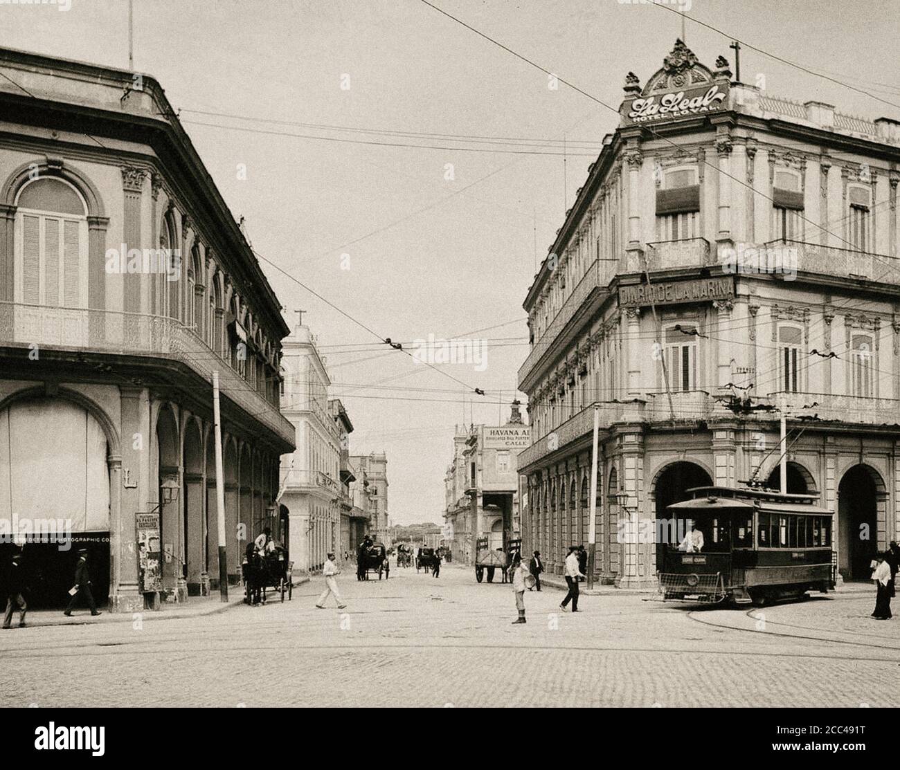 Street of the historic old havana hi-res stock photography and images ...
